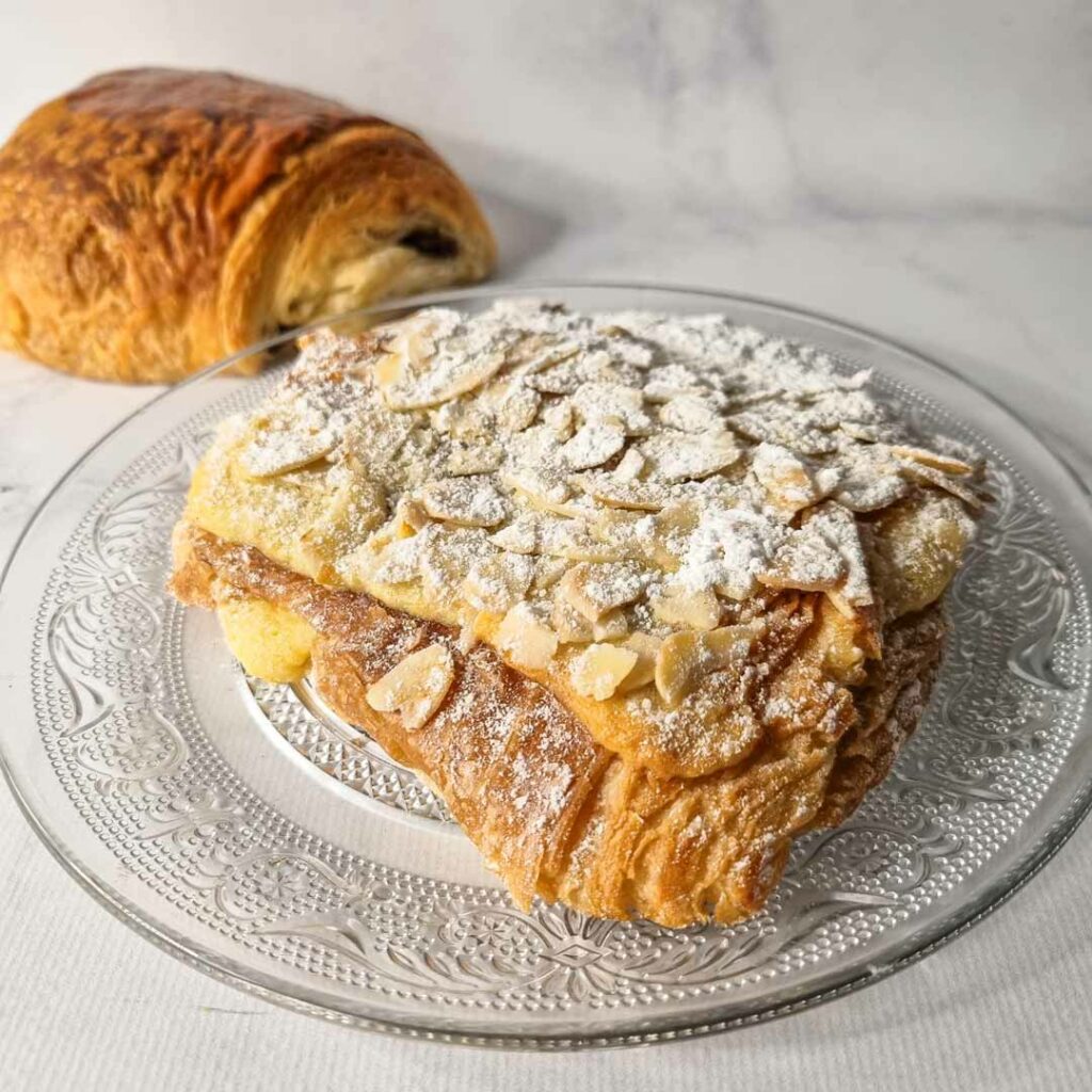 Chocolatine aux Amandes